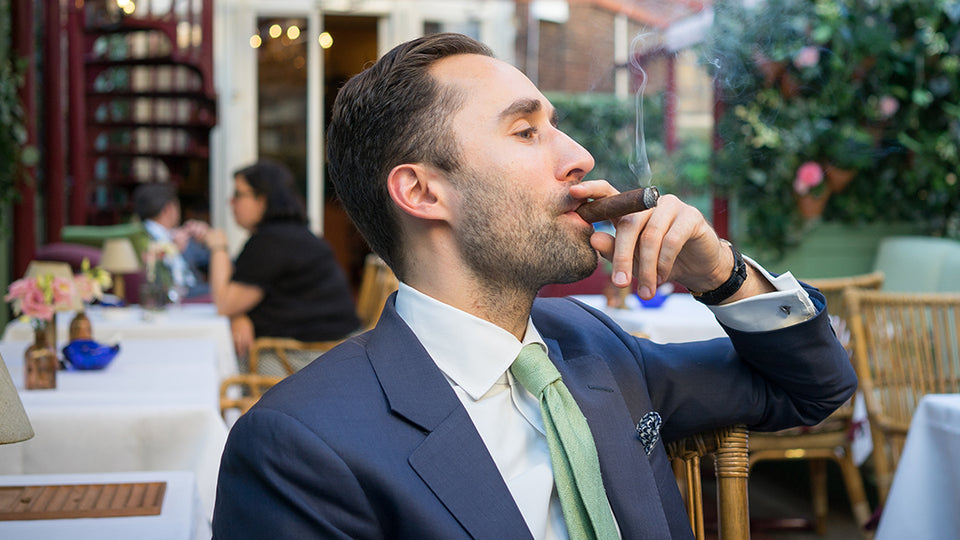 Cigar Lounge Etiquette: The Dos and Don'ts – EGM Cigars