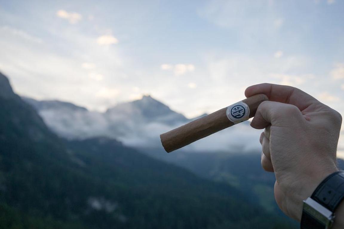 The Ideal Summers Day: Cuban Cigars and Outdoor Activities| EGM Cigars